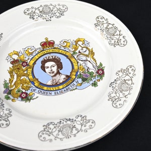 Queen Elizabeth II - Silver Jubilee Plate - 1952 - 1977 - Royal Coat of ...