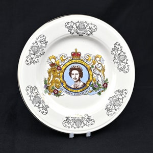 Queen Elizabeth II - Silver Jubilee Plate - 1952 - 1977 - Royal Coat of ...