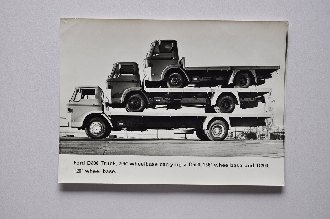 Large Photo Ford D800 Truck Carrying a D500 and D200 heavy Commercial ...