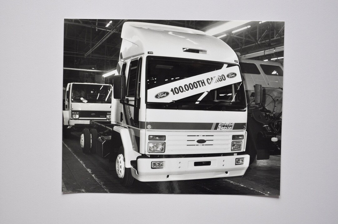 Foto grande Ford Britain 100,000th Cargo Truck heavy commercial road ...