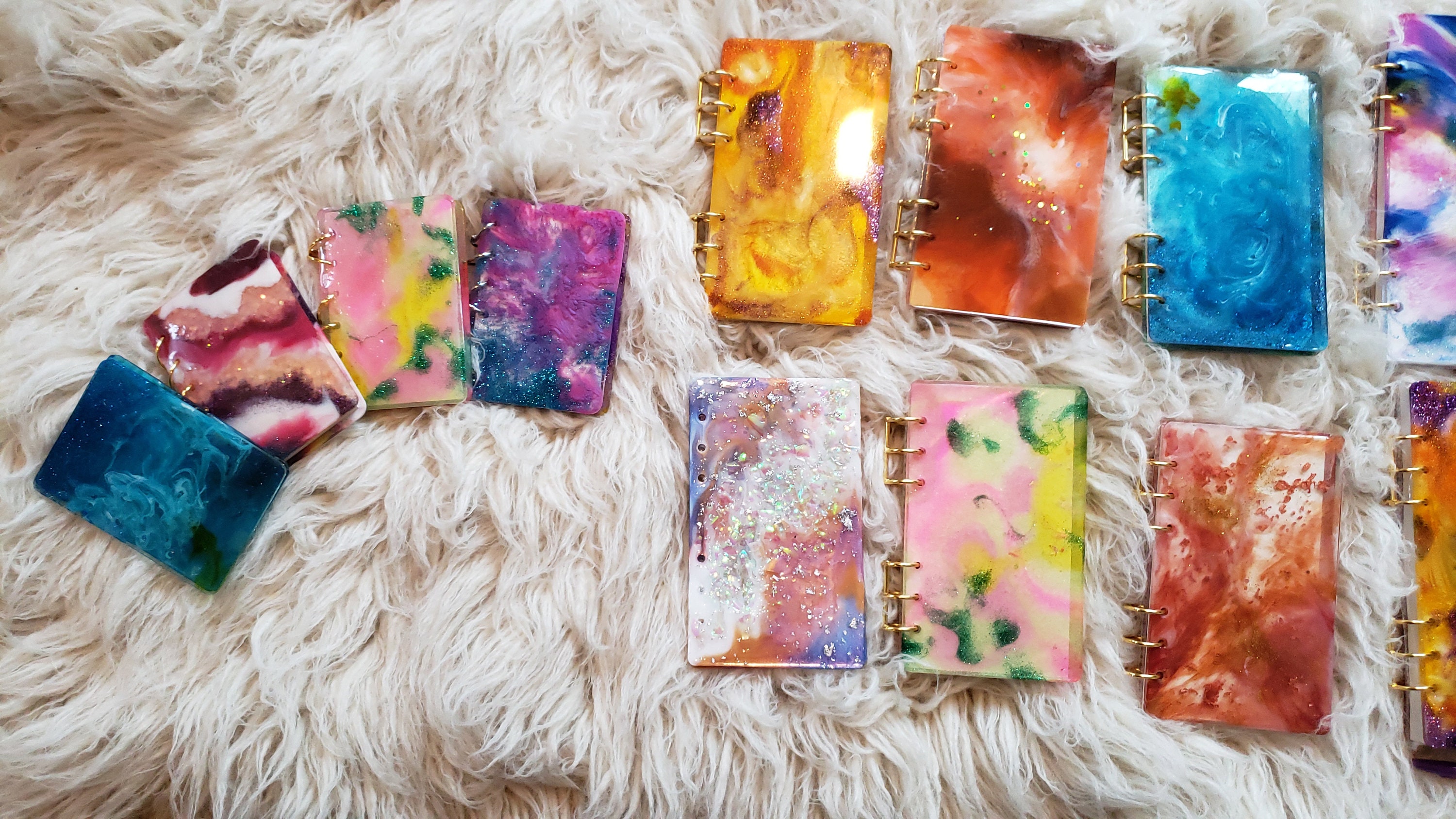 Revues de résine personnalisées Revues personnalisées Revues de ...