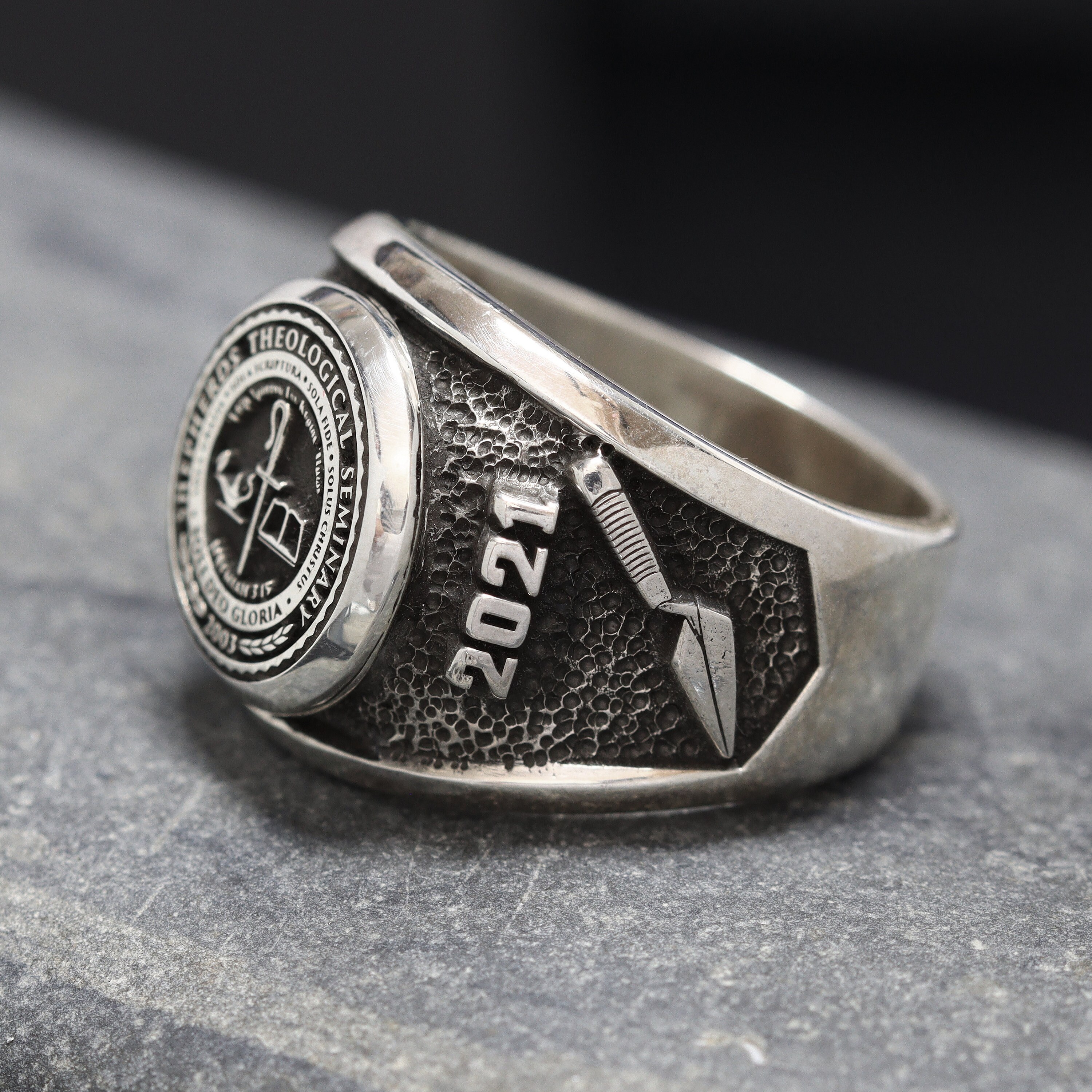 Unique College Graduation Rings