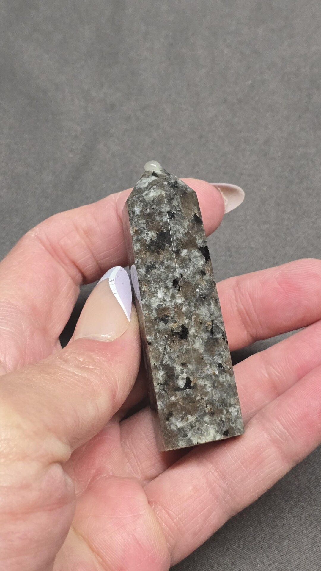 Yooperlite Tower, UV Reactive Crystal, UV Reactive Sodalite, Fire Stone ...