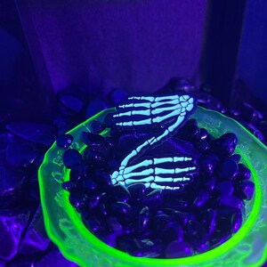ZEDS DEAD FAMILY Merch Skeleton Hands Glow in the Dark Hat Pin Dubstep ...