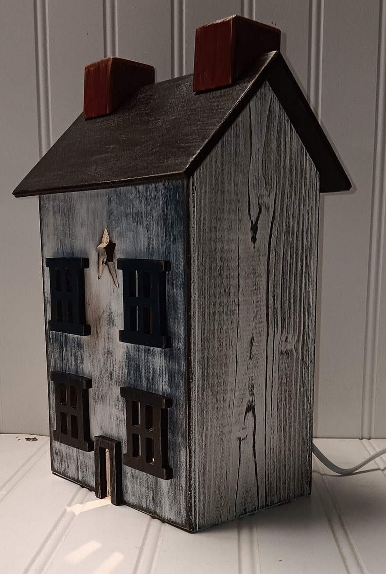 Rustic Wood Light up House: Vintage Style Night Light, Free Ground ...