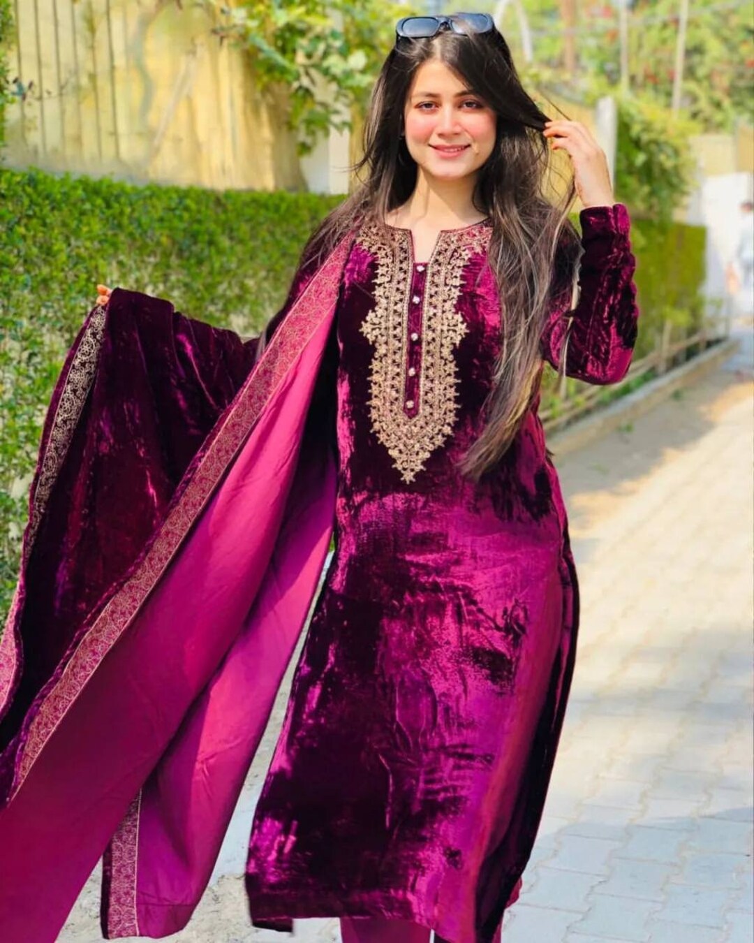 Pakistani Designer Zari Embroidered 3 Pcs Velvet Straight Kurta Pant ...