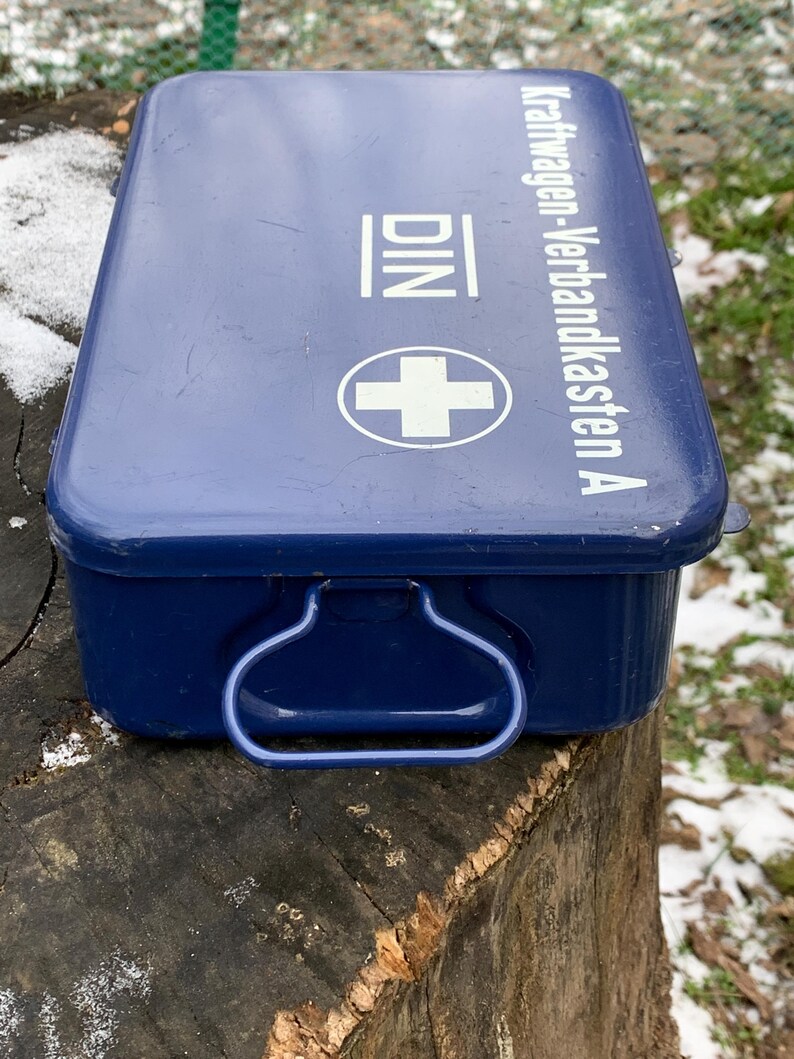 Vintage German Metal First Aid Kit – Kraftwagen-verbandkasten A – DIN ...