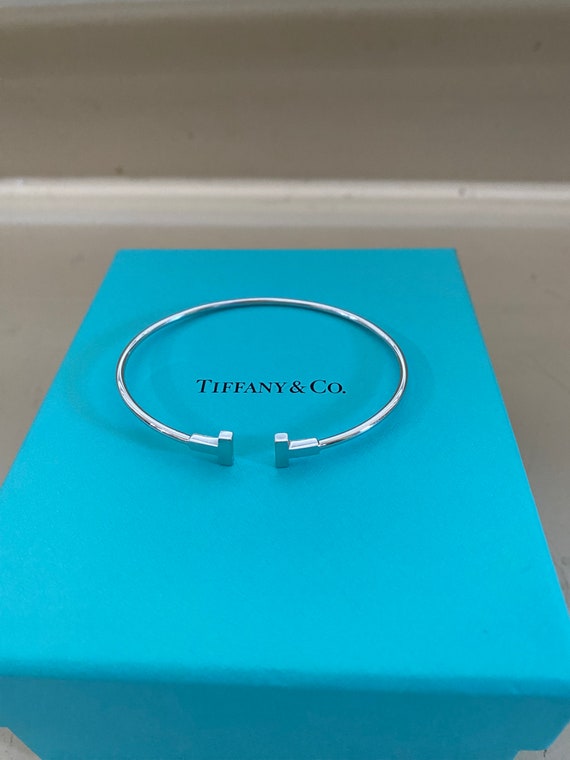 Tiffany t narrow wire bracelet store