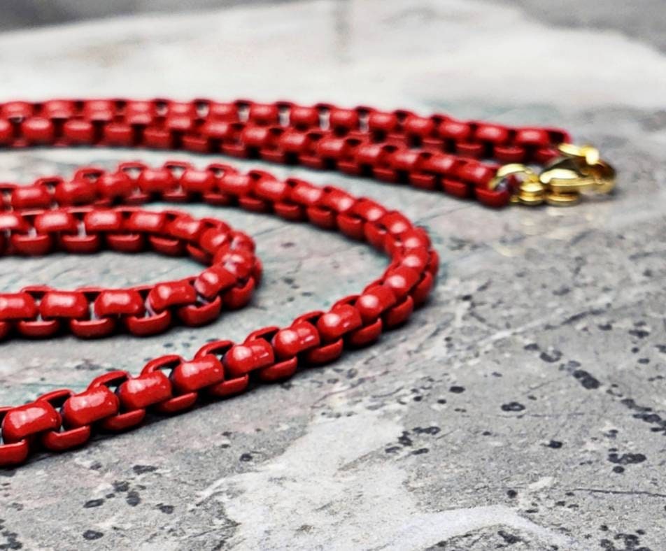 Red chain necklace mens store