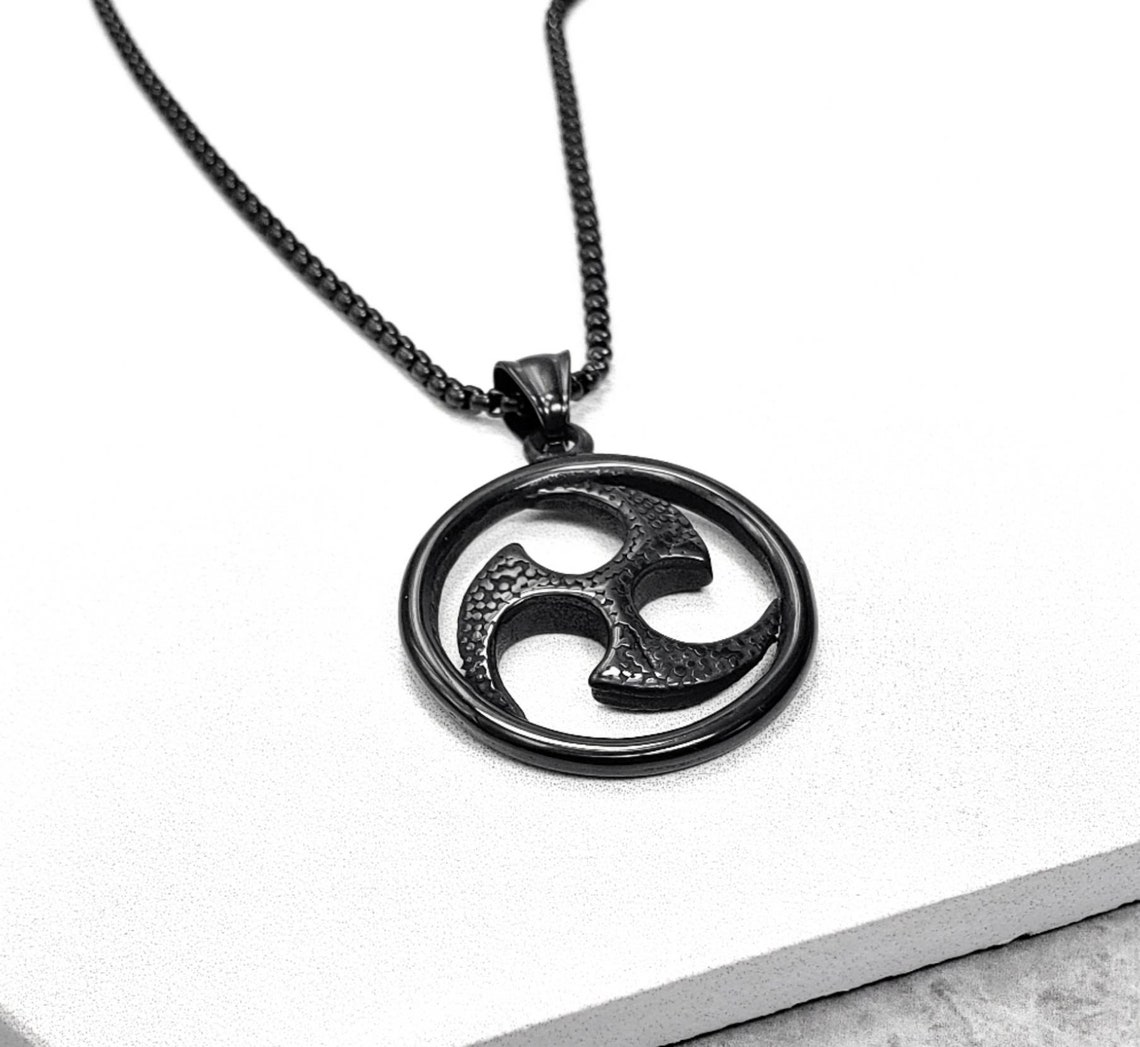 Men's black SHINTO Tomoe Necklace Men's | Etsy