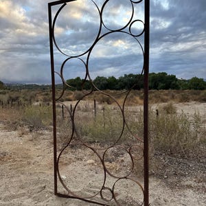 Abstract Circular Trellis, Metal Garden Trellis, Large Steel Design ...