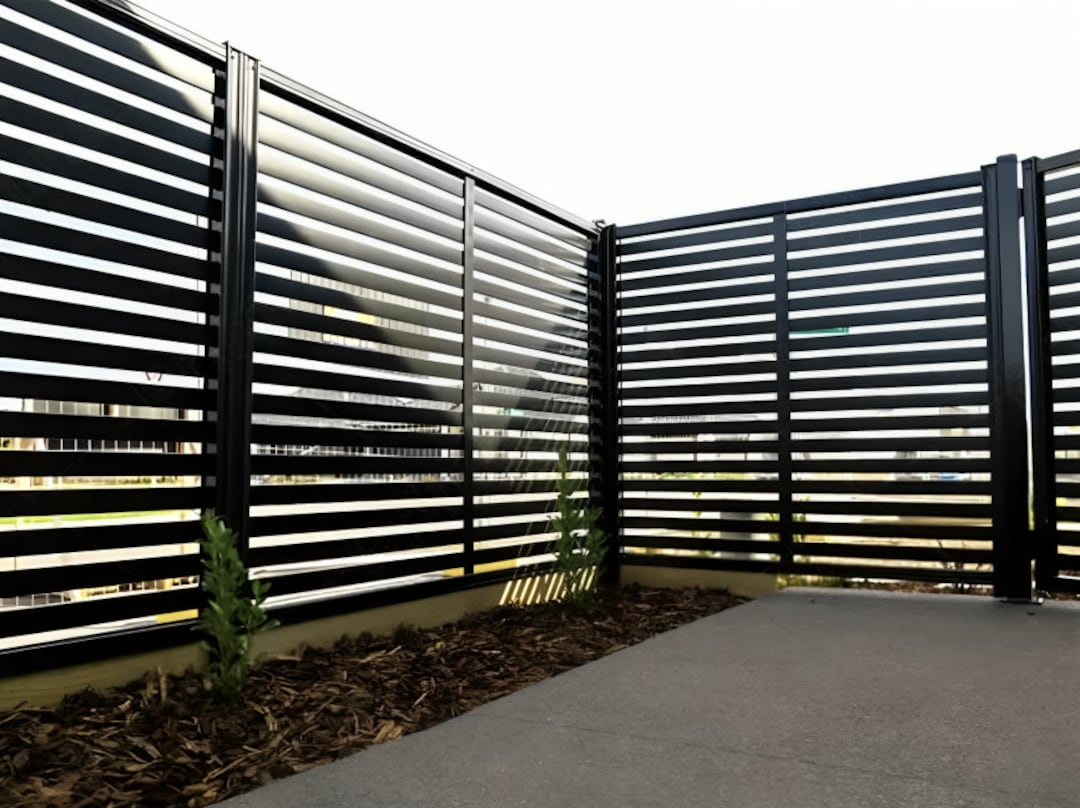 Modern Horizontal Slate Fencing Panel, Metal Horizontal Panel Fence ...