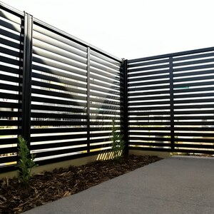 Vertical Square Grid Trellis Square Overlap Metal Trellis for Plant ...
