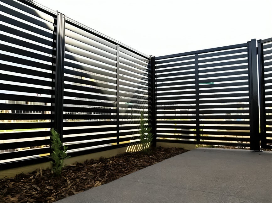 Modern Horizontal Slate Fencing Panel, Metal Horizontal Panel Fence ...