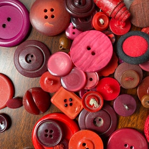 Variety of Red Vintage Buttons - Etsy