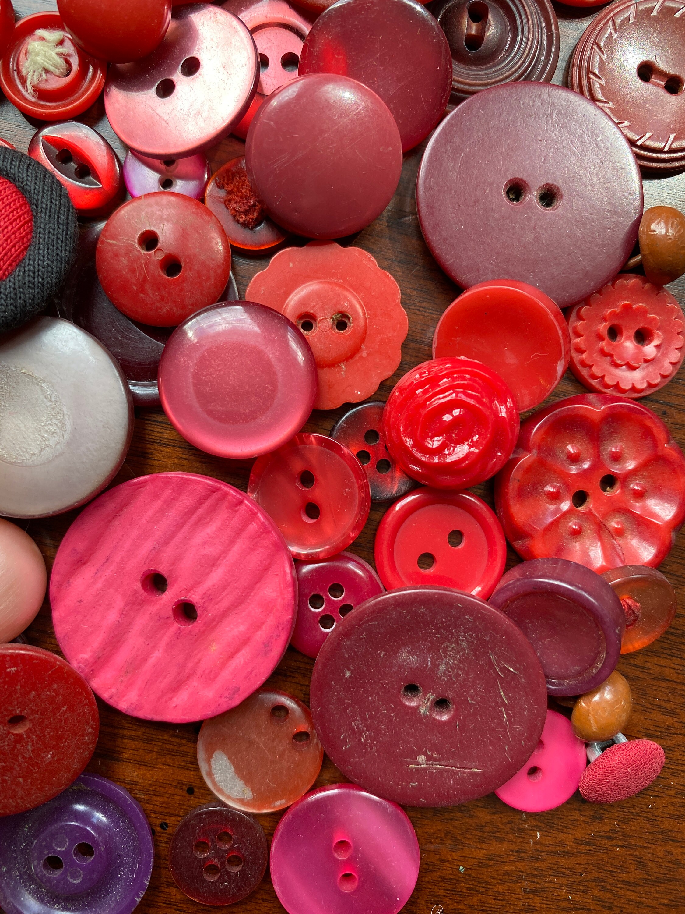Variety of Red Vintage Buttons - Etsy