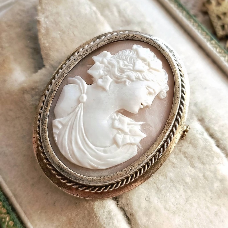Victorian Cameo - Etsy