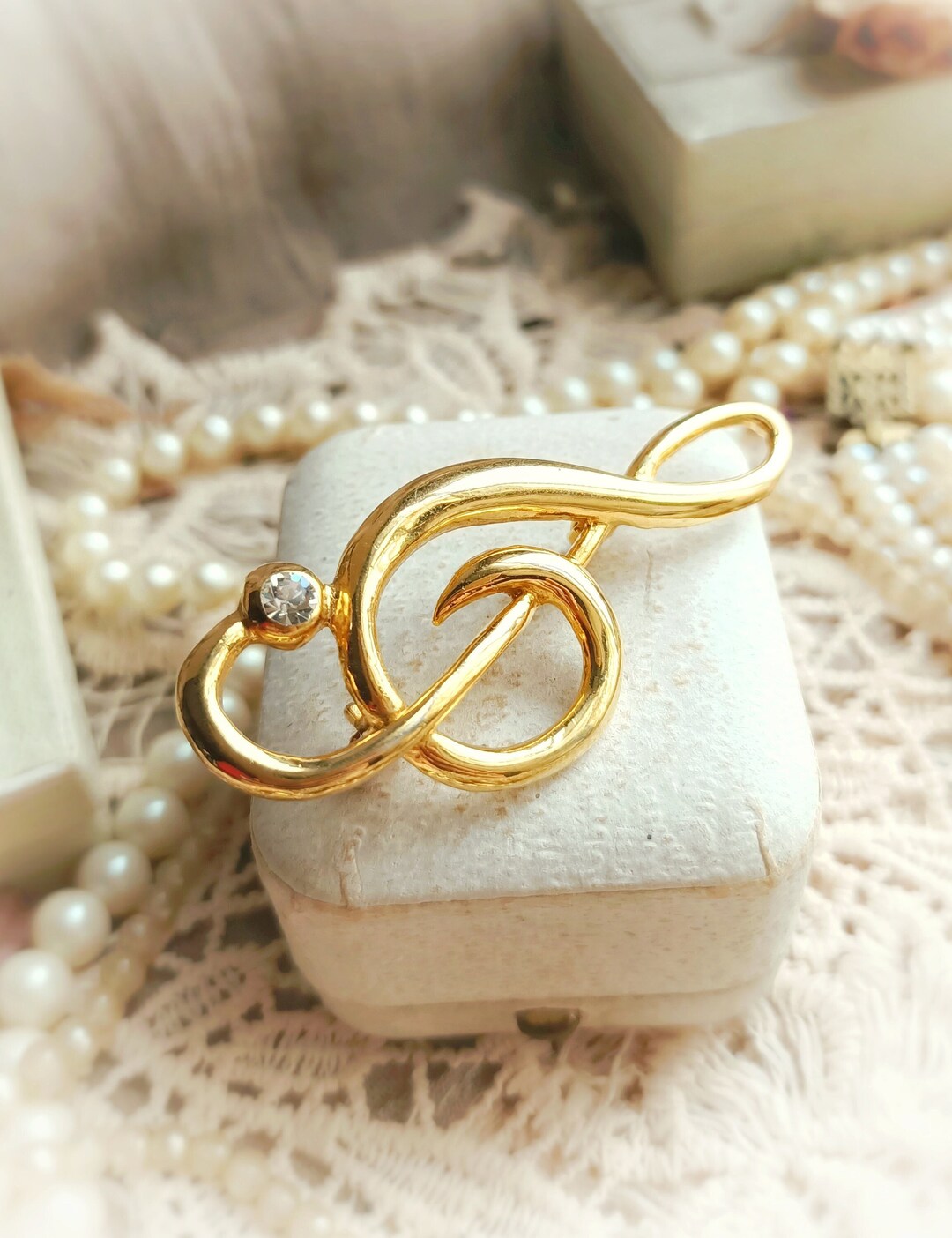 Beautiful BIG French Vintage C1980s Gold Tone Metal & Rhinestone Treble ...
