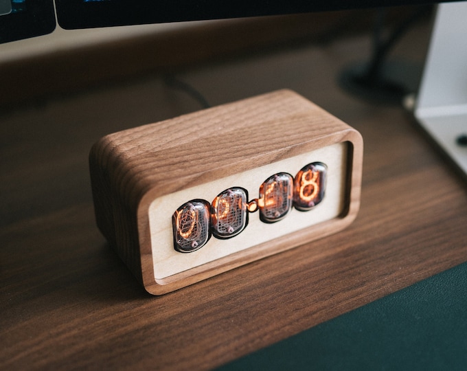 Nixie Table Clock. Nixie Tube In-4. Steampunk Desk Clock. - Etsy