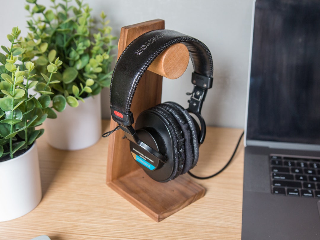 Walnut Headphone Stand: Handmade Audiophile Desk Display, Gaming Setup ...