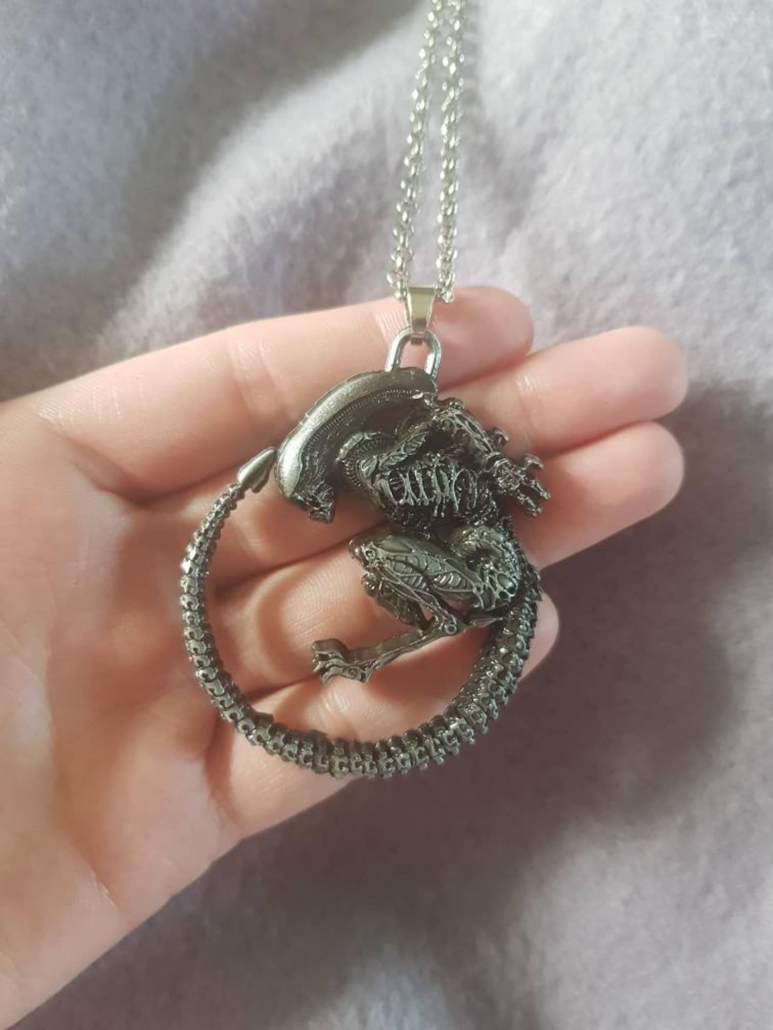 Xenomorph Alien Necklace Keyring - Etsy UK