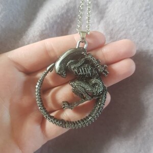 Xenomorph Alien Necklace Keyring - Etsy UK