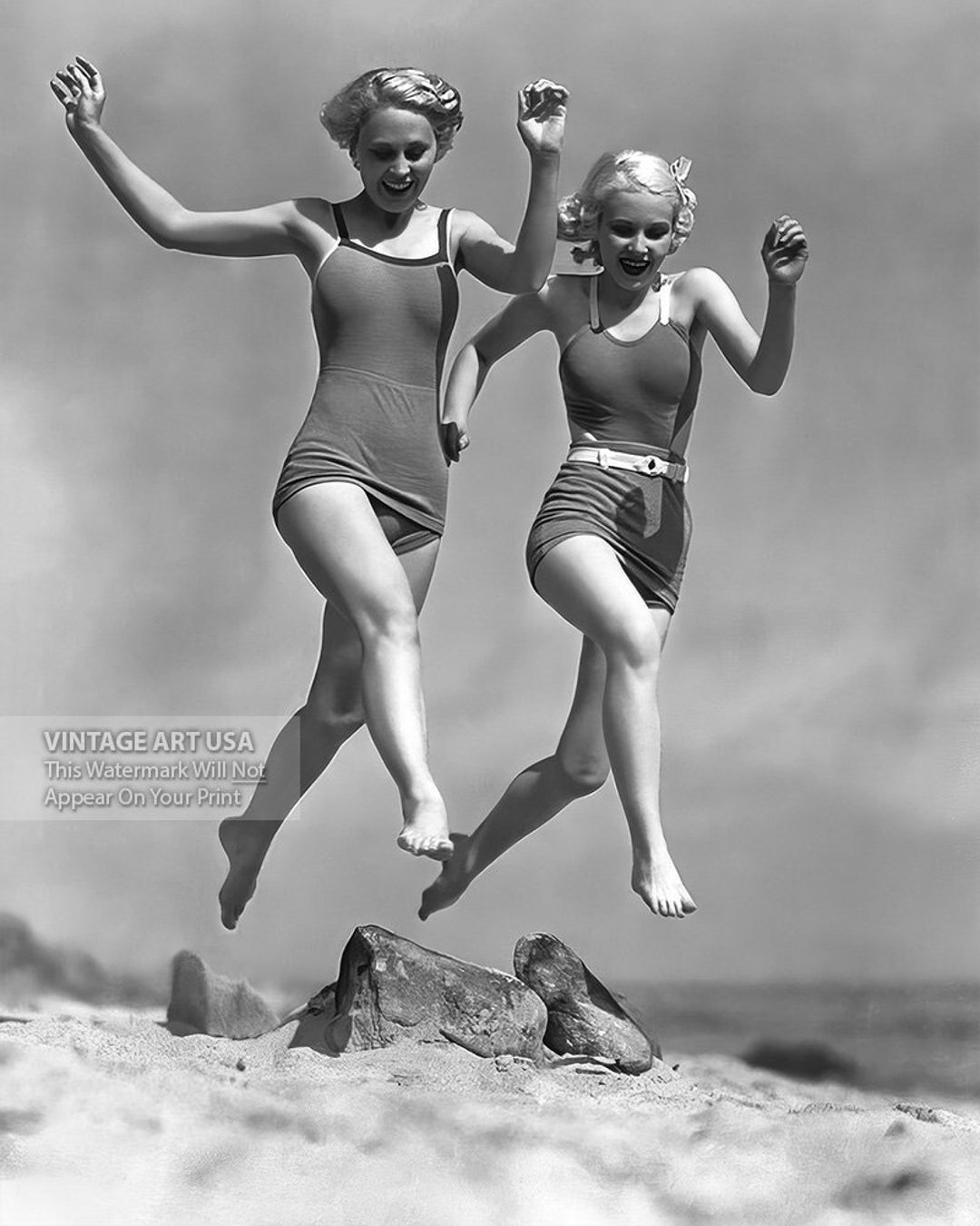 1930s Actresses Running on the Beach - 1933 Publicity Photo - Elsie Larson, June Vlasek - Malibu ...