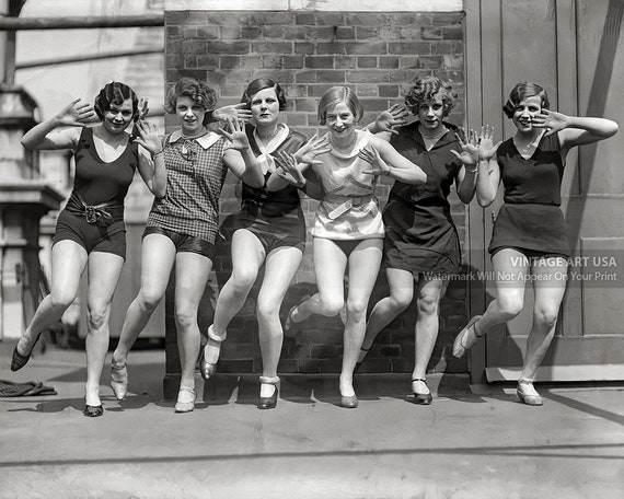 Flappers Dancing