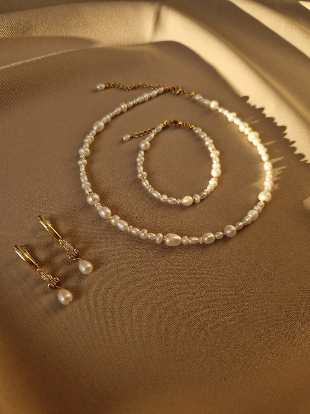Bridal Pearl Jewelry Set, Gold and Pearl Chocker Necklace and Bracelet ...