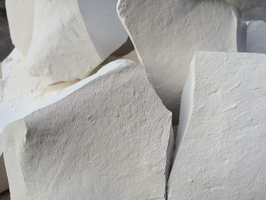 MONASTIC Edible Chalk Chunks Natural Crunchy, 100 Gm (4 Oz) - 9 Kg (20 ...