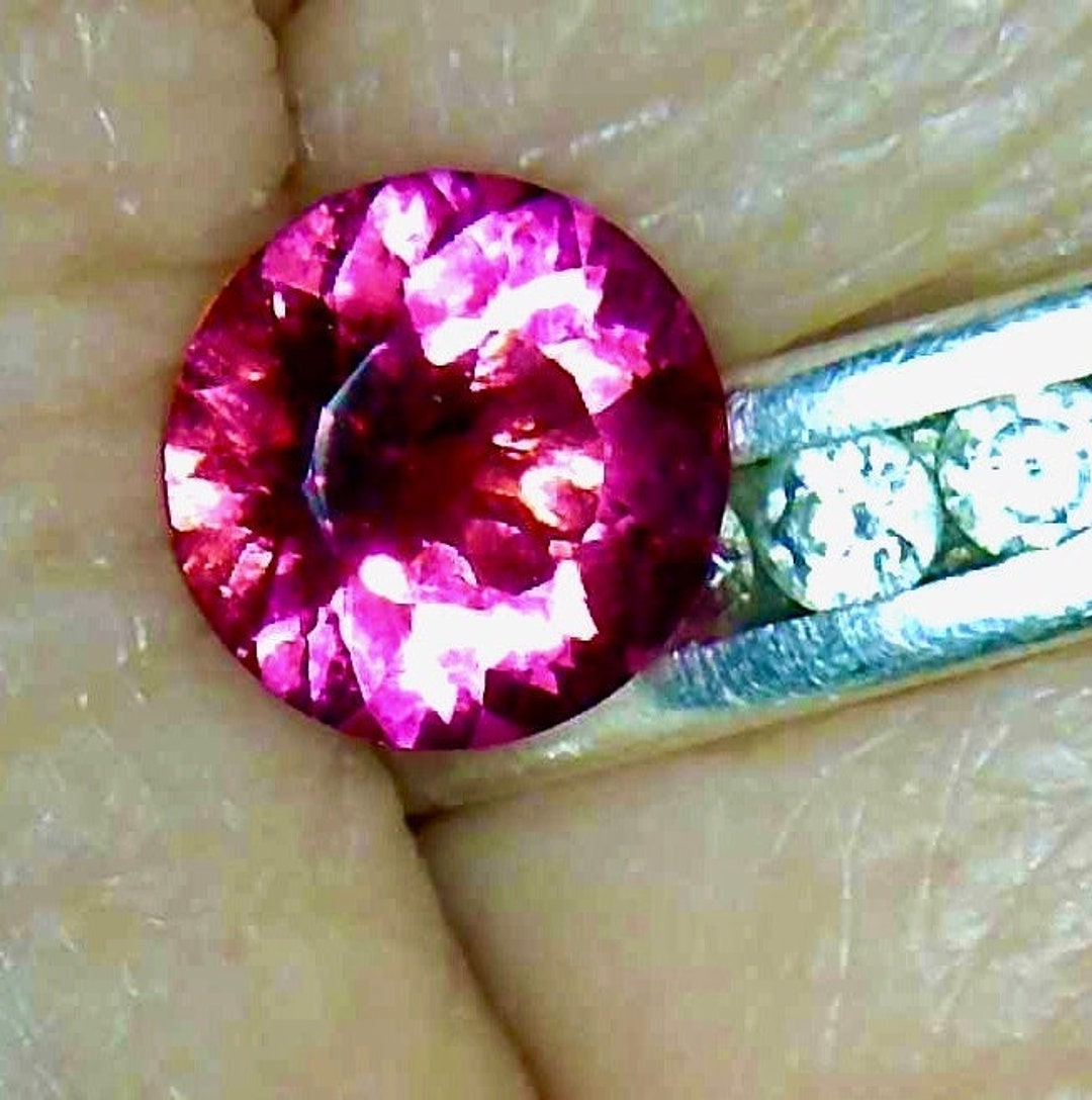 MOM'S DAY SALE: Raspberry Red Bixbite, Lab Created, 6mm Round, .50ct ...