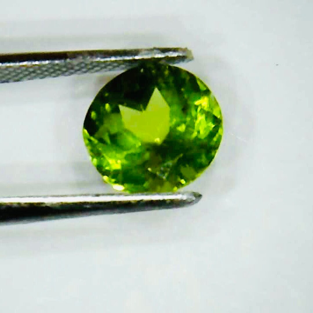 Most Commonly Set Gemstone Shape, Round, All Natural Peridot, 3 ...