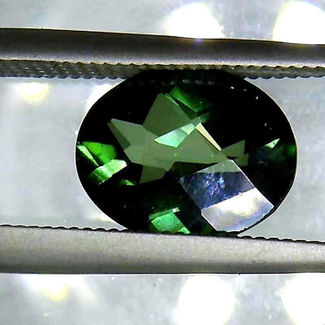 Topaz, Emerald Envy, Treated Topaz, Oval 10 X 8 Mm, Approx 2.5 Carats ...