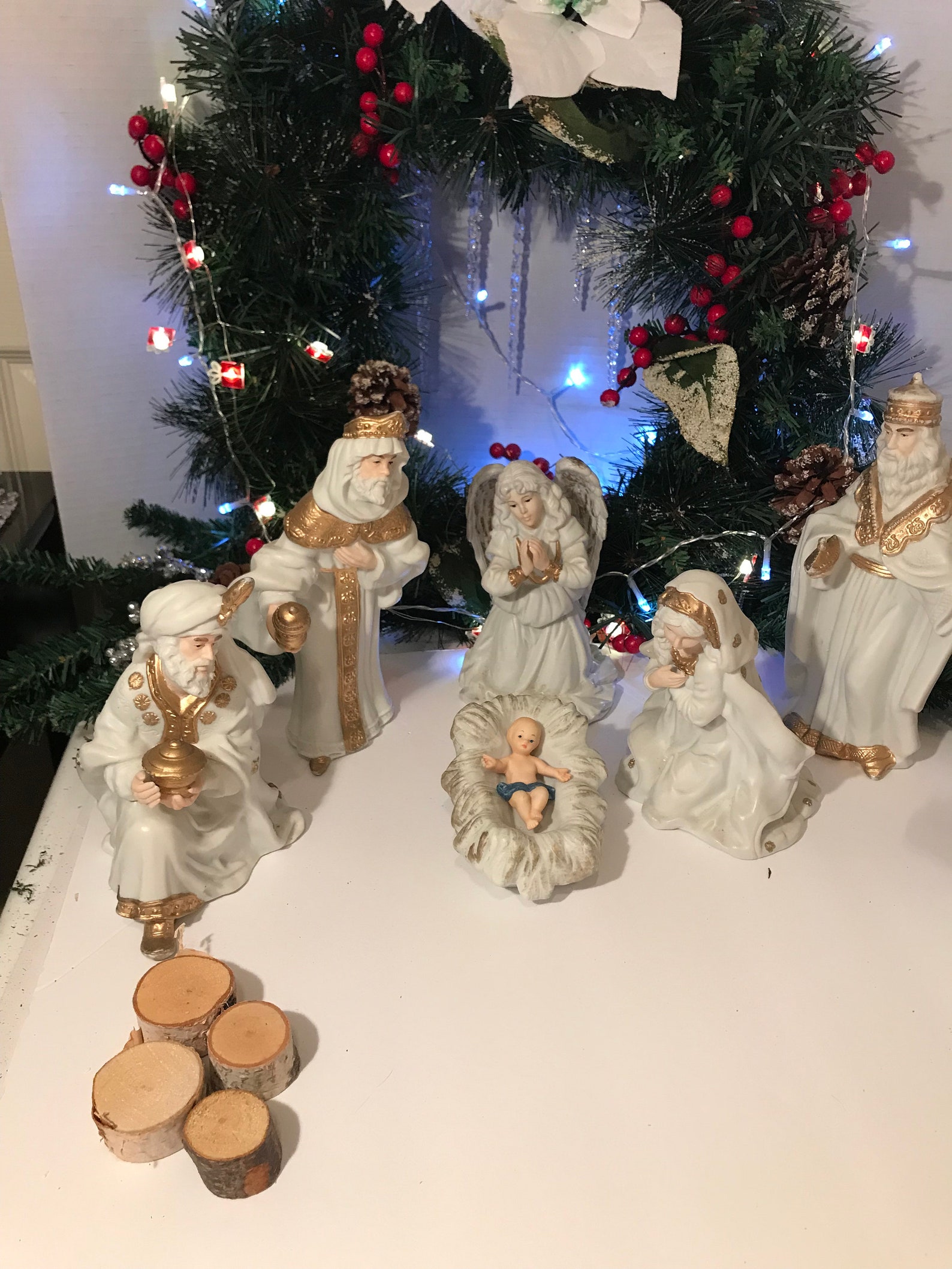 Nativity Gold Color Accents Set 8 Pieces Porcelain Christmas Religious ...