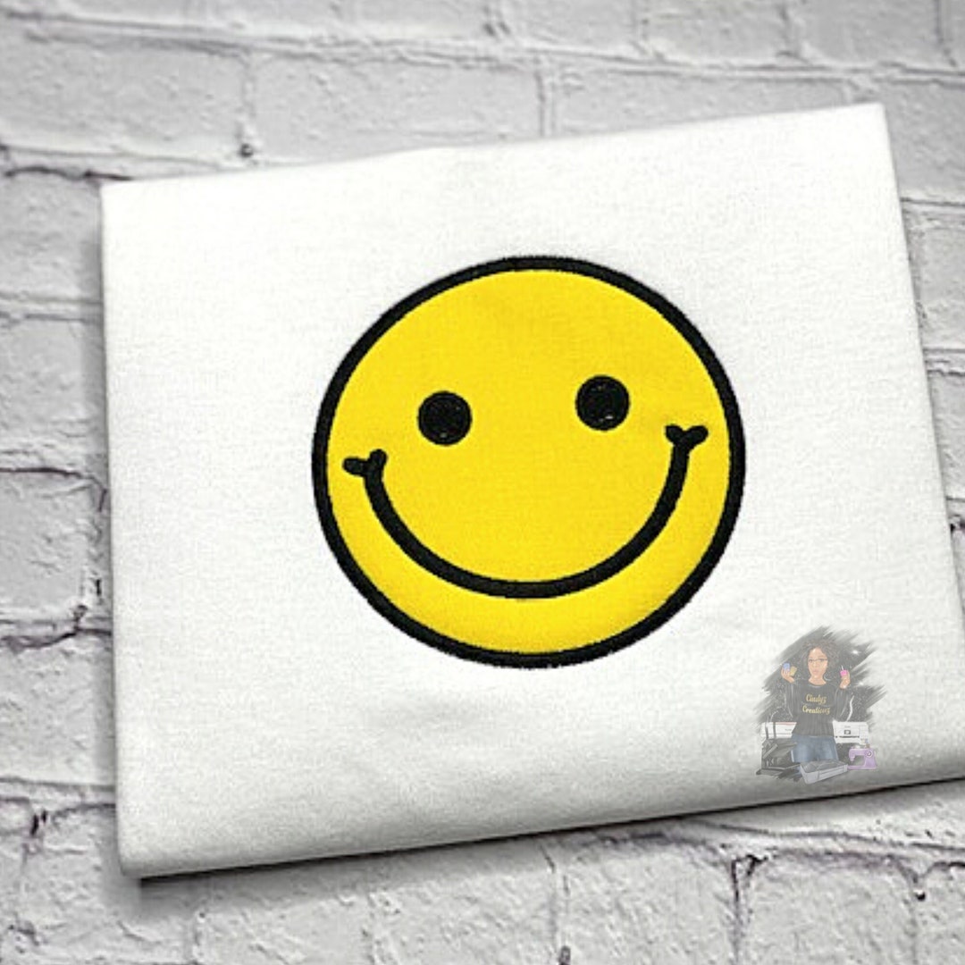 Oversized Smiley Face Shirt, Be Happy Unisex Shirt for Male or Female ...