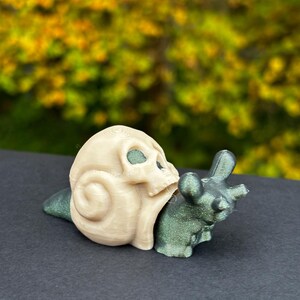 3D Printed Tiny Skull Snail Fidget | Stocking Stuffer | Flexible Animal ...