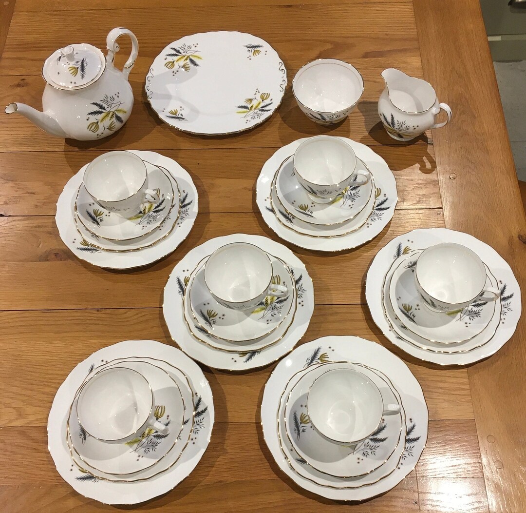 Colclough ‘stardust’ Fine Bone China 28 Pieces Tea Set Cup Saucer Side ...