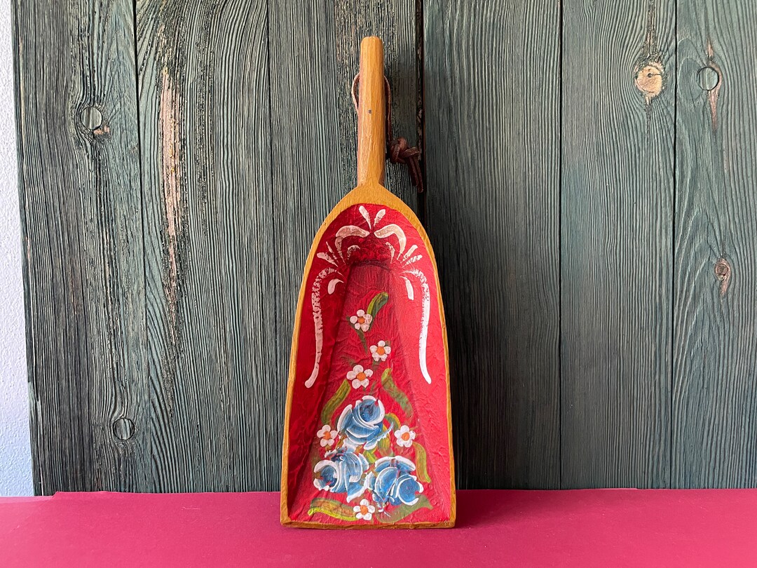Vintage Wooden Grain Scoop With German Folk Art Red & Blue Wood ...