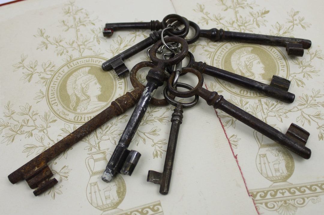 Group of 8 Historical Iron Keys, 19th Century - Etsy
