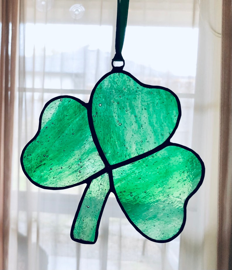 5.5 X 5.25 Stained Glass Green Shamrock Handcrafted Handmade Suncatcher ...