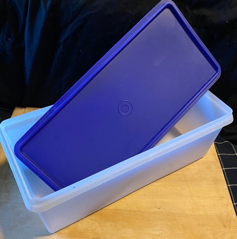 Vintage Tupperware Jumbo Bread Keeper With Dark Blue Lid 607-20 - Etsy