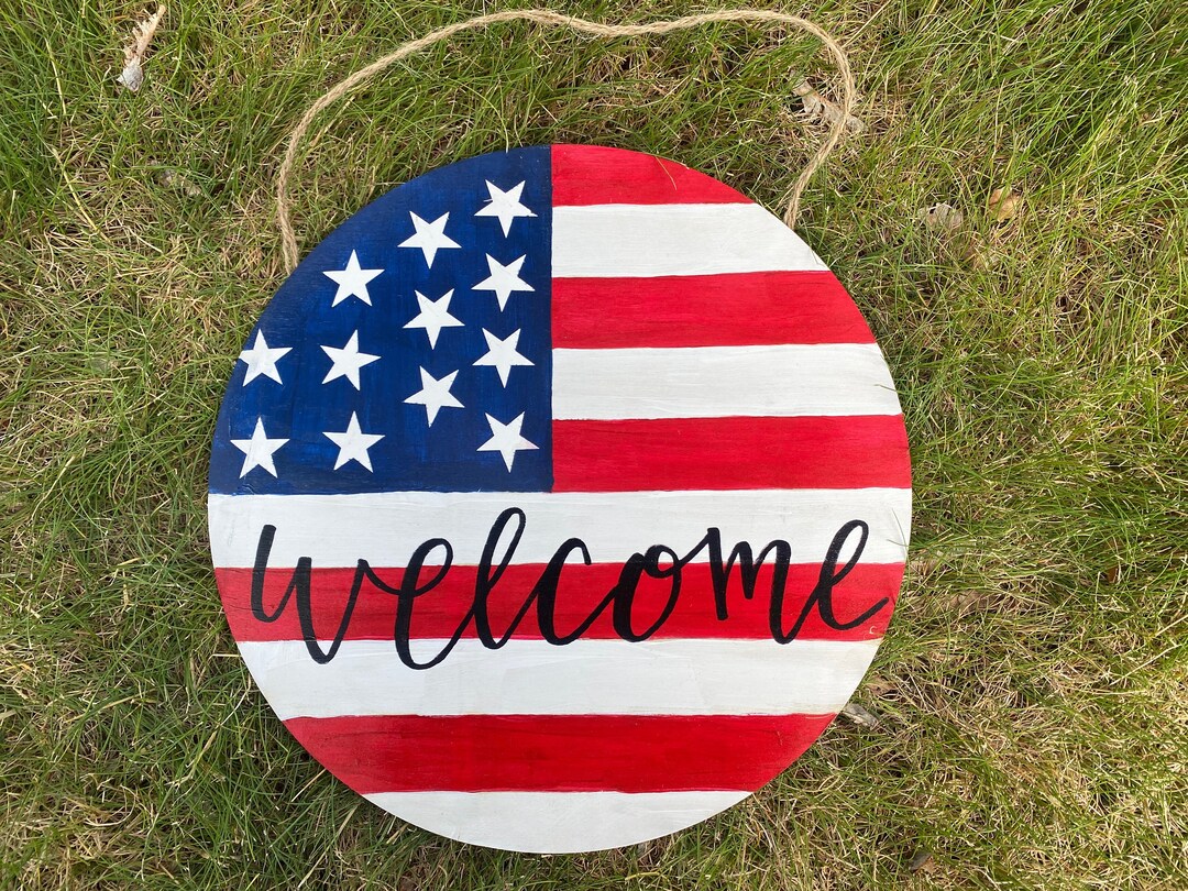 Round Outdoor Welcome Signs (4 Styles Available) - Etsy