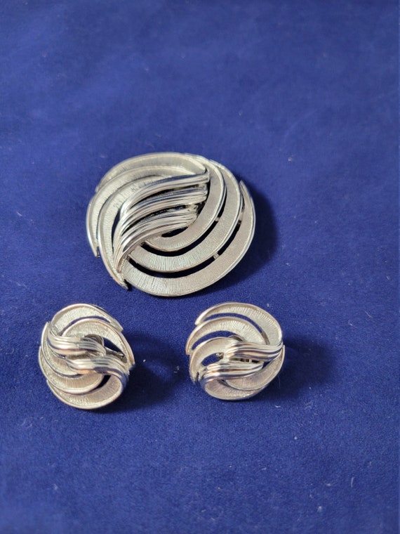 mid century magnificent swirl - Gem