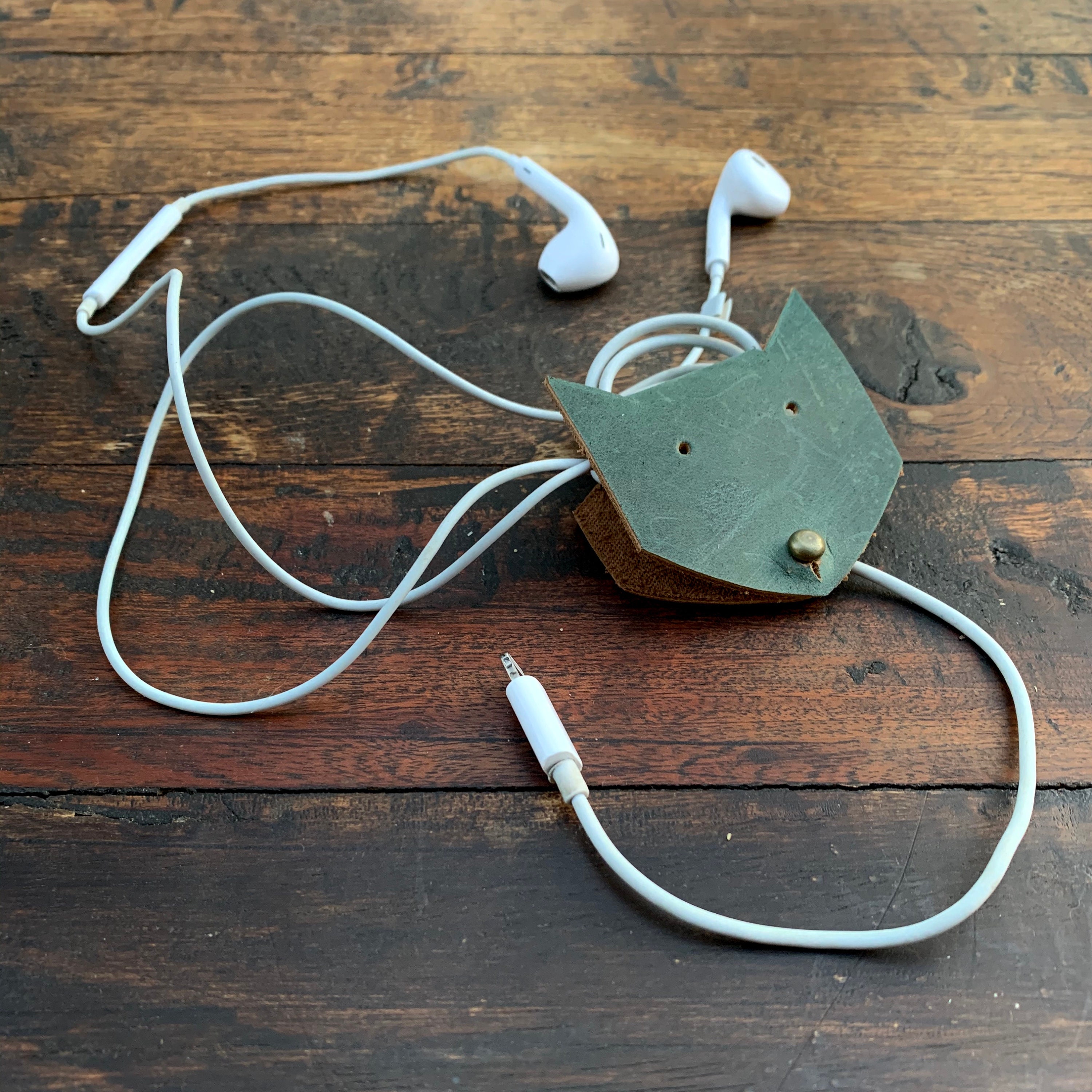 Cat Earbud Holder - Etsy