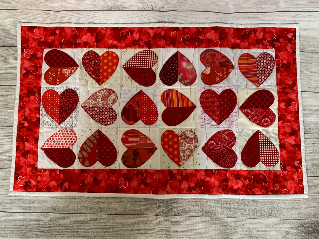 Hearts Table Topper - Etsy
