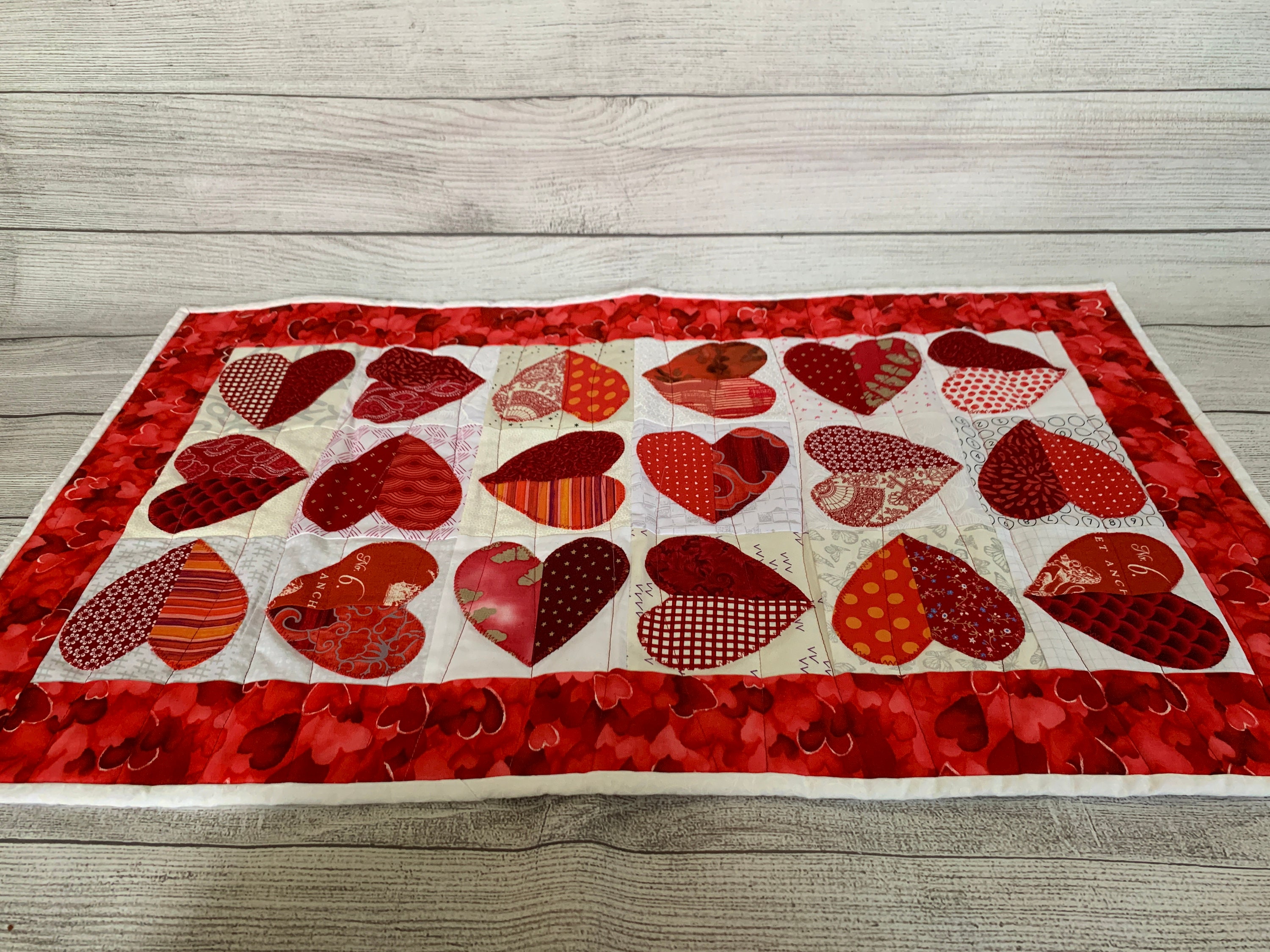 Hearts Table Topper - Etsy