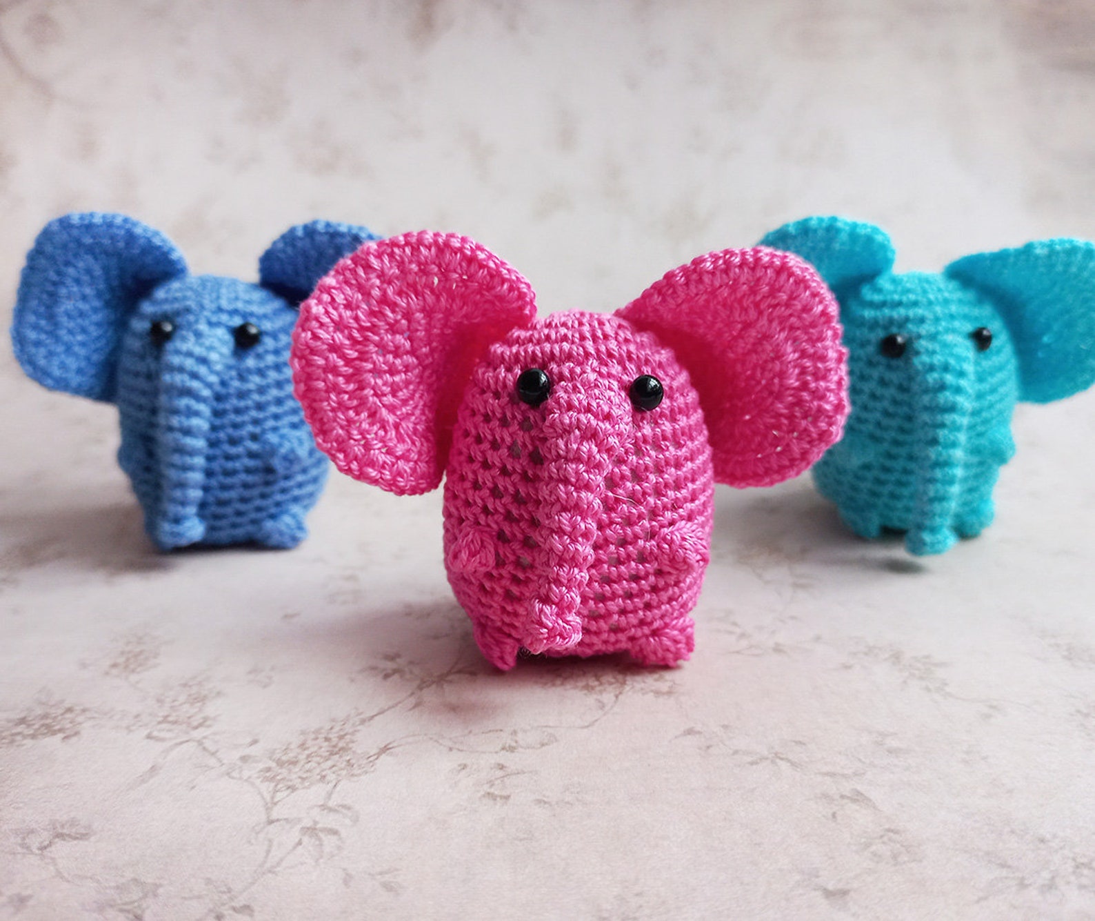 Crochet Elephant Pattern Keychain - Cute Amigurumi Desk Decor - Easy ...