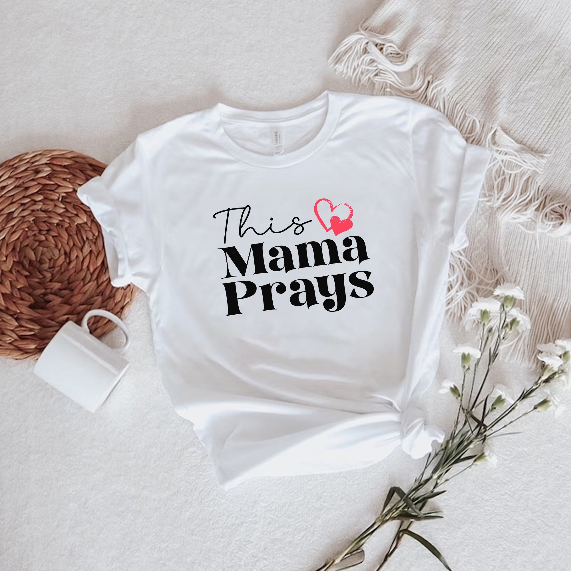 Esta mamá reza Svg Cool Moms Club Svg Rezando Mama Svg - Etsy México