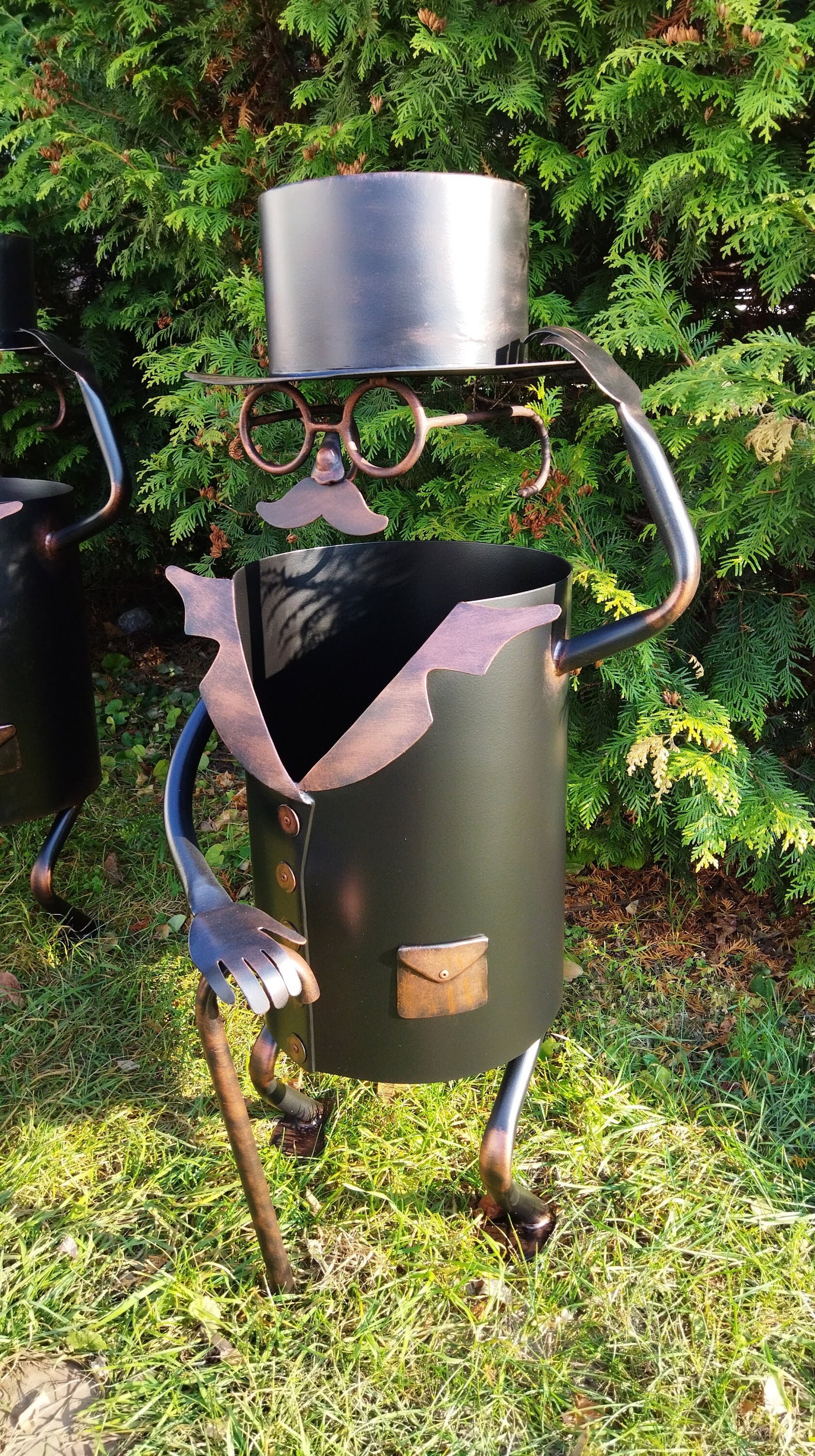 Waste Bin Trash Can Trash Bin Garden Sculpture, Garbage Can, Garden ...