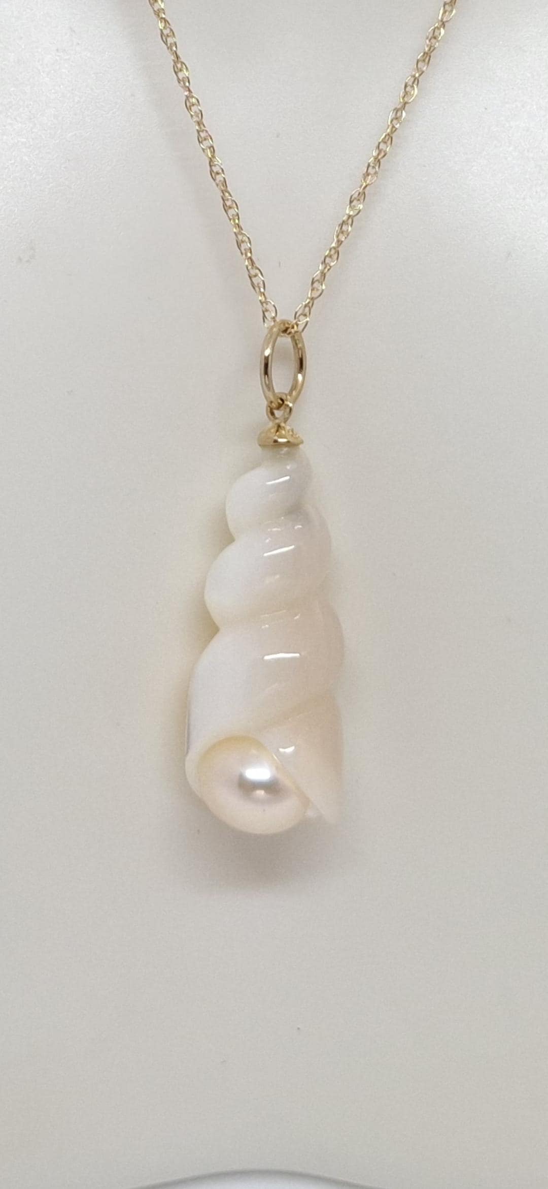 Mother of Pearl Snail Pendant: 14K Gold, Freshwater Pearl Necklace - Etsy